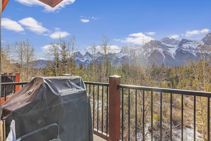 C303 Peaceful Canmore Corner- Downtown, Free Parking, View, 2br, 2bt, Sleeps 7 - Canmore