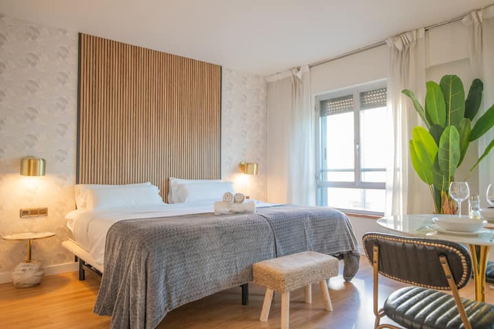 Tranquilo Y Amplio Estudio. Wifi /Ac - Madrid