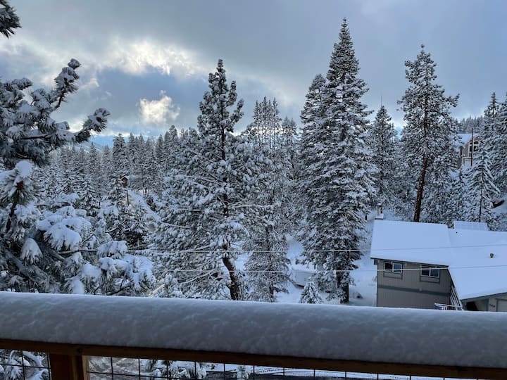 Mountaintop Cabin Minutes From Heavenly! - Genoa, NV