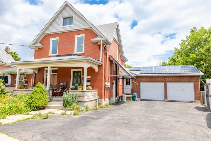 Solar House In City Center - Waterloo, Ontàrio, Canadà