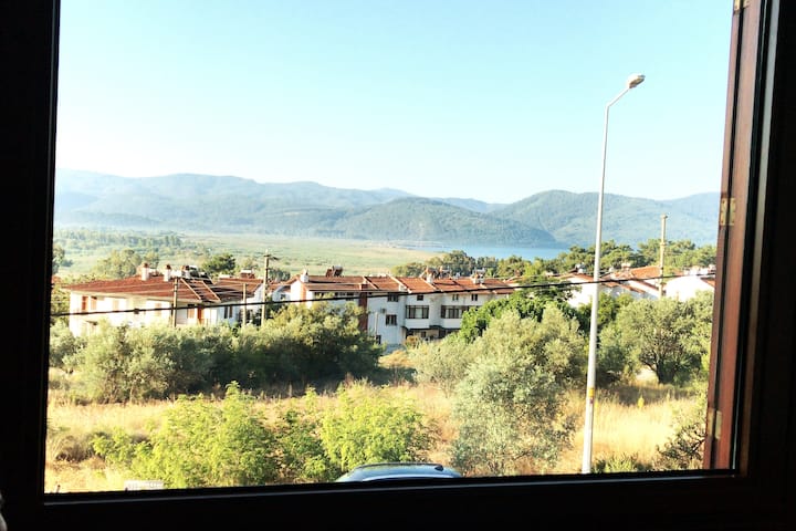 Akyaka Merkezde, Müthiş Manzaralı Ve Havuzlu Villa - Akkaya