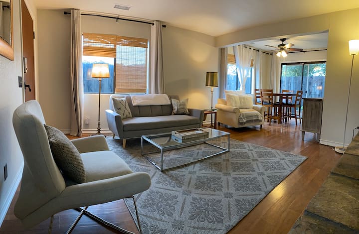 Spacious Downtown 2 Bed/2 Bath W/ Parking & Patio - Santa Barbara, CA