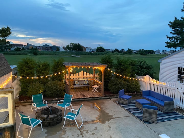 Home By The Sea-2 Blocks To Beach, Great Backyard - Brigantine, NJ