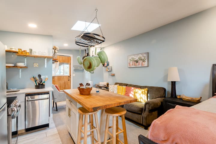 Ski, Snow Shoe, Hot Tub, Red Rocks, Golden & City. - Lakewood, CO