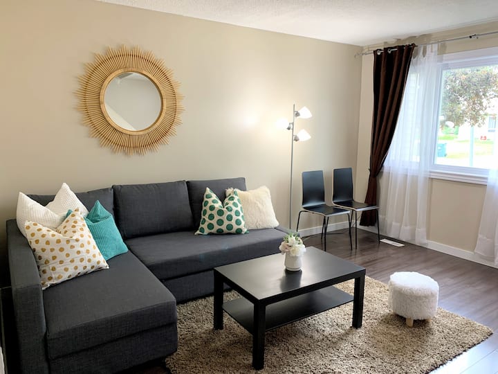 Gorgeous 2 Bedroom Townhouse - 溫尼伯