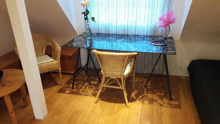 Haus In Messenähe: 4 Betten 2 Schlafzimmer 2 Bäder - Düsseldorf