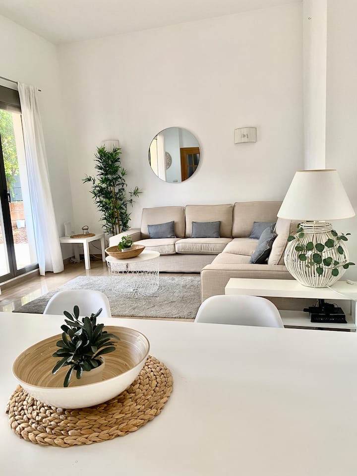Fantástico Apartamento Con Jardín De 500m2 - Palma