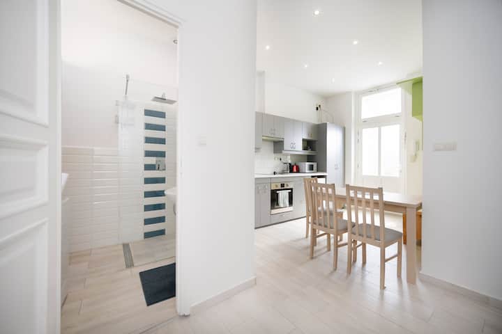 2 Bedroom Apartment Downtown - Hungary