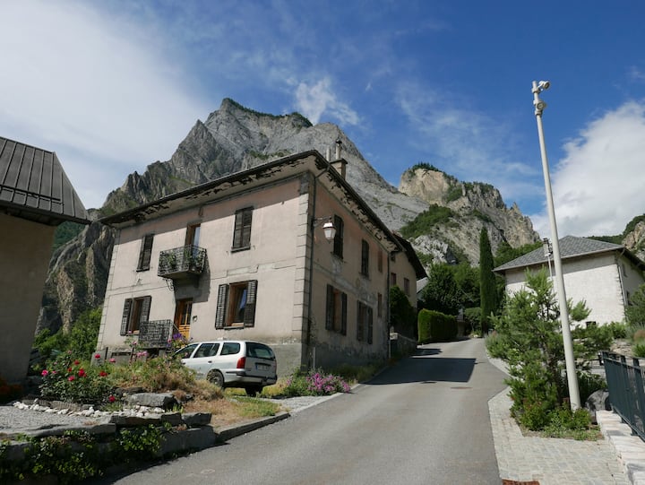 Joli Appartement Confortable Rénové Style Cosy - Saint-Michel-de-Maurienne