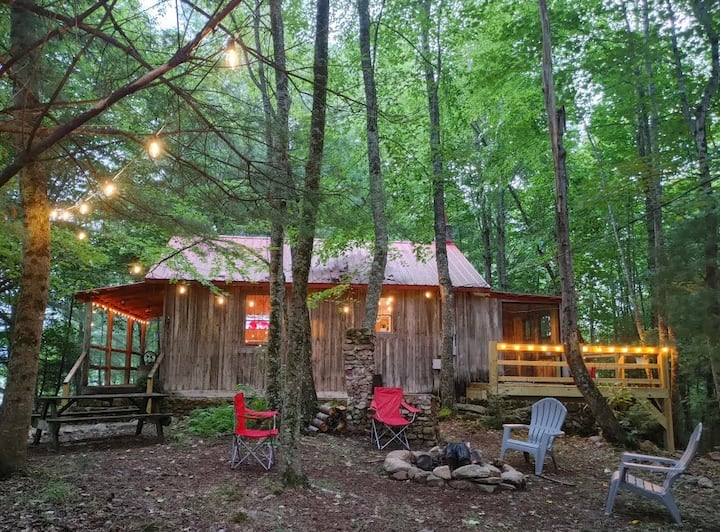 Holler Hideaway: Secluded Cabin Nestled On 16 Ac. - Mountain City, TN