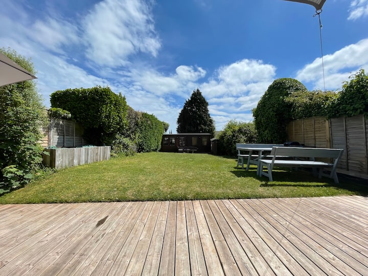 Hot Tub & Cinema Cabin - Family Home Torquay - Paignton