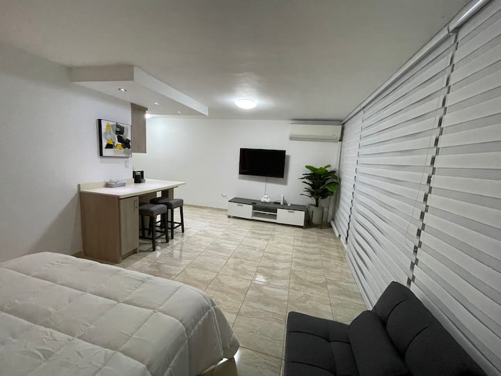San Juan, Condado Beach View Prime Location Studio - San Juan, Puerto Rico