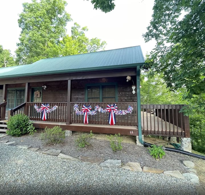 Hot Tub, Cades Cove, Hike, Tubing/smoky Mountains - Townsend, TN