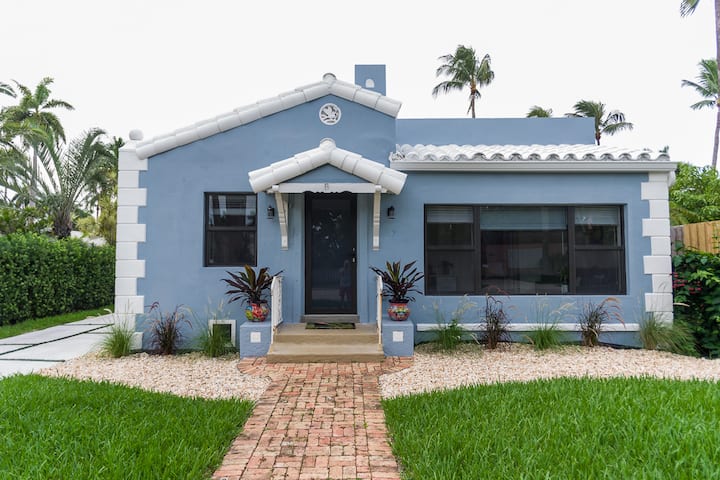 New Remod Luxe Beach Villa W/ Private Fenced Yard - Hollywood, FL