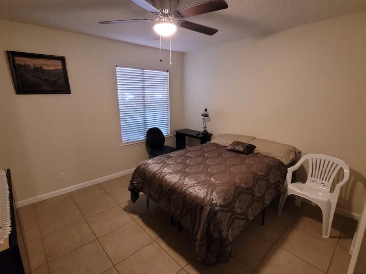 Great Deal!! Comfy Room, Rest And Relax, Full Bed - Santa Maria, CA