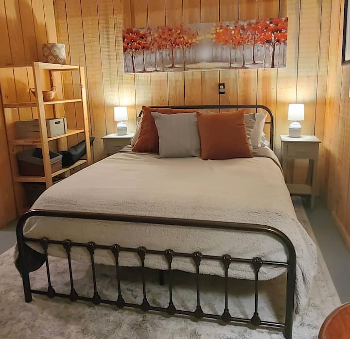 Saluda Getaway By Bradley Falls - Saluda, NC