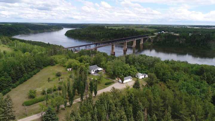 Brian’s Place Retreat & Resort (River View) - Nipawin