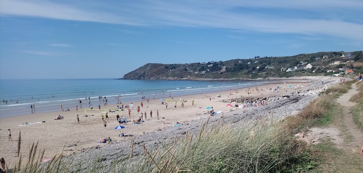 Sciotôt La Campagne En Bord De Mer. - Les Pieux