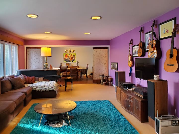 Sunny King Bed W Private Luxurious Bath & Garden - Albany, NY
