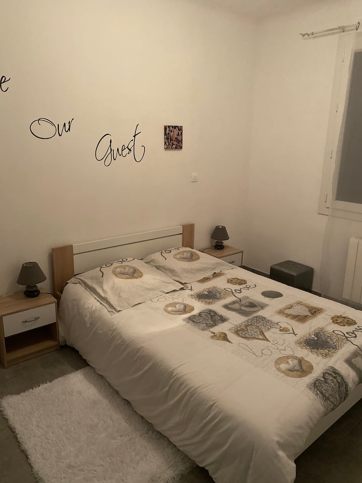 Agréable Chambre Dans Maison Individuelle - Avignon