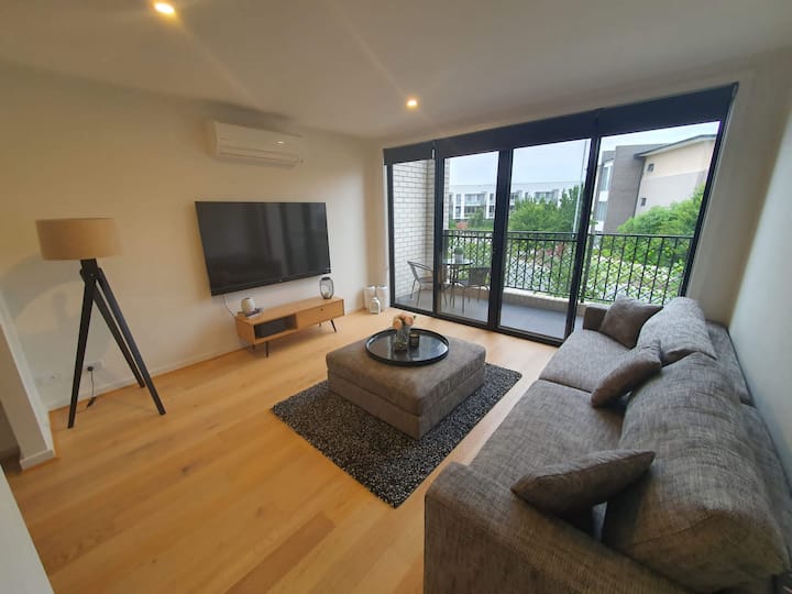 Family Friendly 2br Townhouse 5mins To Hospital - Canberra