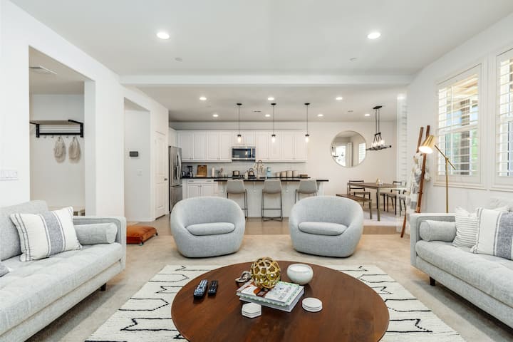 Goode.homes | Luxury Modern Home W/ Pool/spa - Castaic Lake State Recreation Area, Castaic