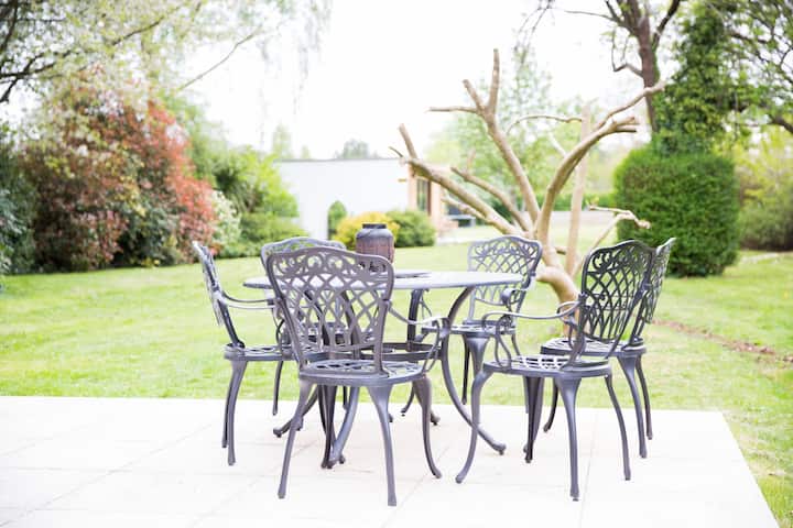 Beautiful Large Victorian School House - Watford