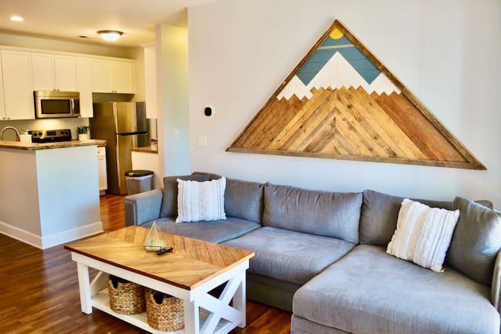 *New* Condo! 20 Min To Dt | Pet Friendly - Brentwood, TN