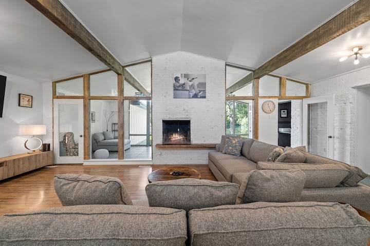 Its Not Unusual - Arlington, TX