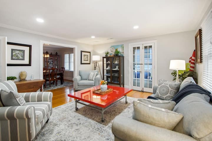 Chevy Chase 4 Br/2 Offices - Updated & Clean 4 U! - Silver Spring, MD
