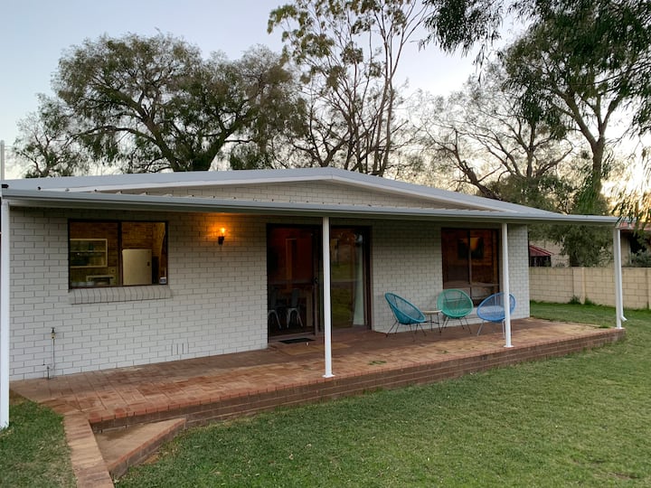 Peppy Beach Shack - 100m From Beach - Pet Friendly - Dunsborough