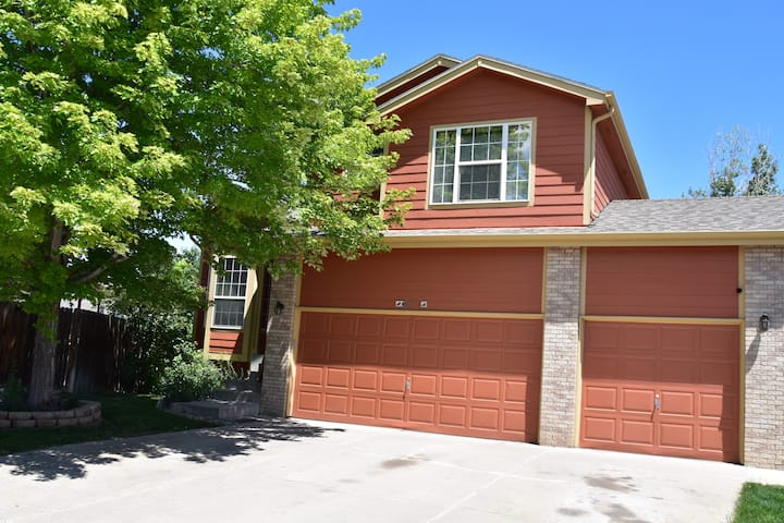 3 Bedroom Home Sleeps Up To 6-thornton - Thornton, CO