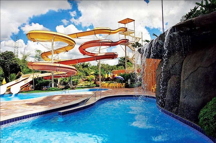 Piscinas 24 Hs Golden Dolphin Grand Hotel C/ Fogão - Caldas Novas