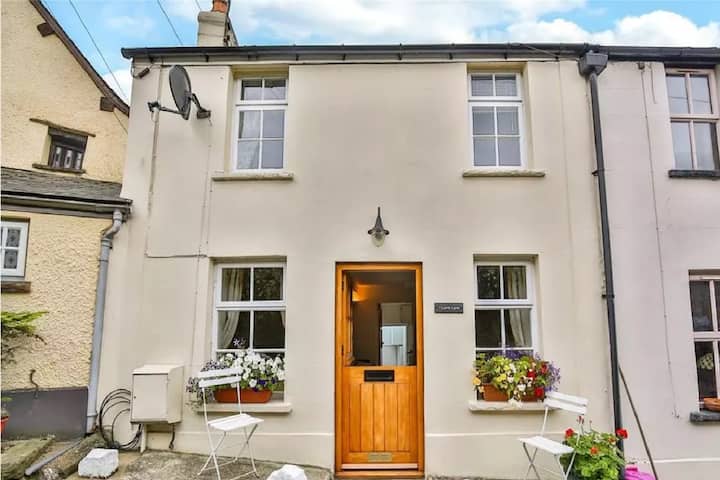Cosy Cottage In Central Picturesque Crickhowell - クリックホーウェル