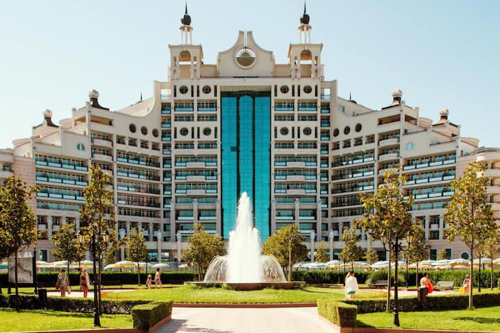 Beautiful Apartment By The Sea In A Sunset Resort - Pomorie