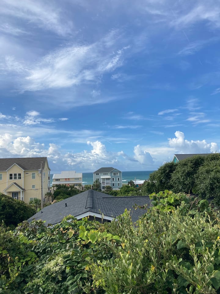 Oceanside Home (Not Duplex) 4 Rows From Ocean! - Emerald Isle, NC