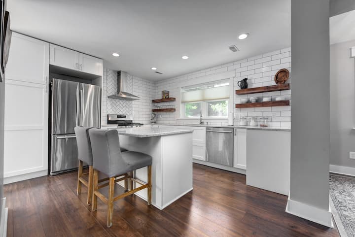 Updated Cleveland Home In Tremont By Restaurants - Cleveland, OH