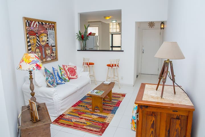 Ipanema Apartamento Próximo A Praia Com Vista Mar - Ipanema