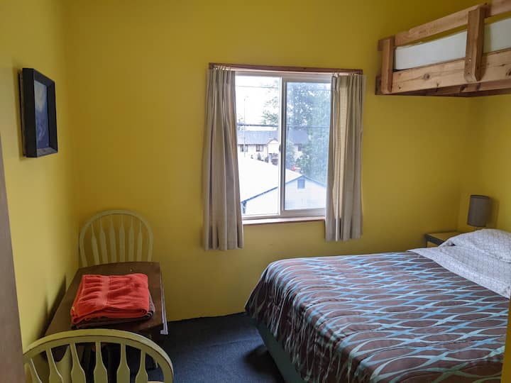 Moby Dick Private Basic Room - Seward, AK