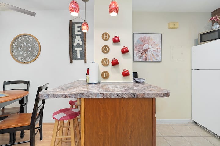 Walk To Bars & Restaurants | Free Parking! - Sapporo