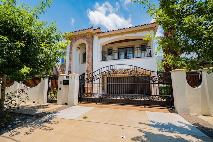 One Of A Kind Mediterranean Villa,midtown Location - Houston, TX
