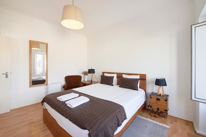 Maria Anjos Apartment With Balcony And Elevator - Lissabon