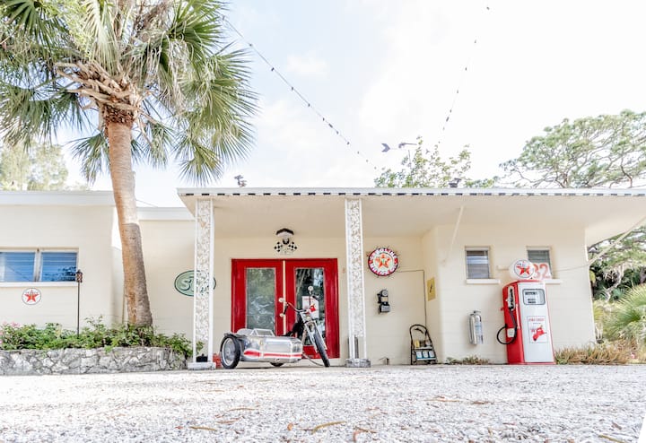 Unique-cotton Cottage - Englewood, FL