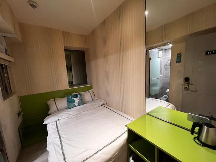 Tsim Sha Tsu & Jordan Business District Big Bed Room (Inside Window ...