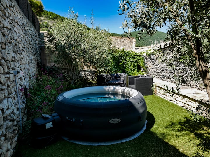 Maison Dans Le Ciel : La Plus Belle Vue Sur Banon - Banon