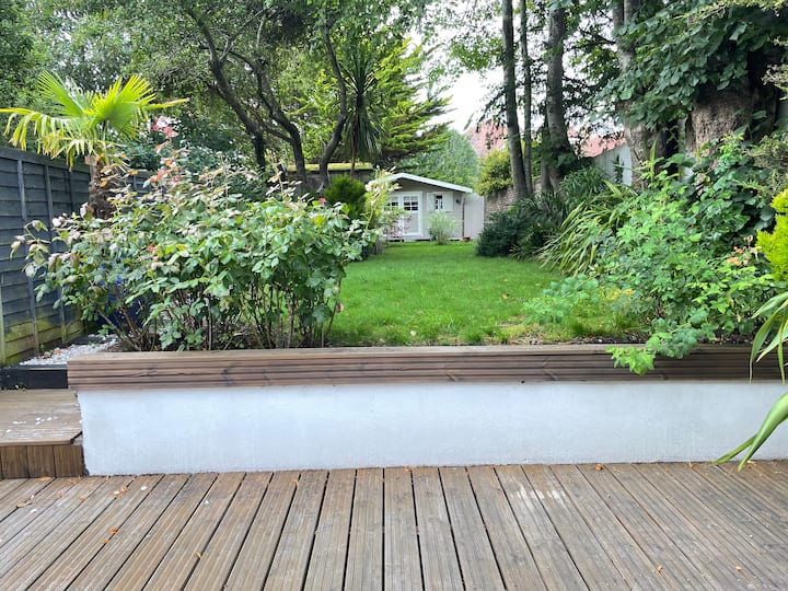 Bright Apartment, Stunning Garden, Sea 5min Walk - Bournemouth