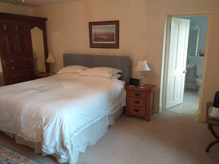 Malvern View
 Super King Double En Suite - Broadway