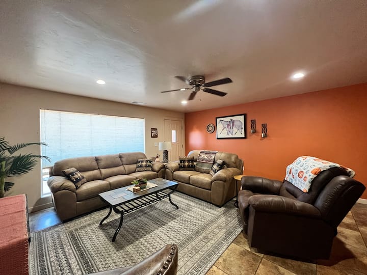 Moab! 3 Bd, 3 Ba- Arches I Garage I Pool I Hot-tub - Utah