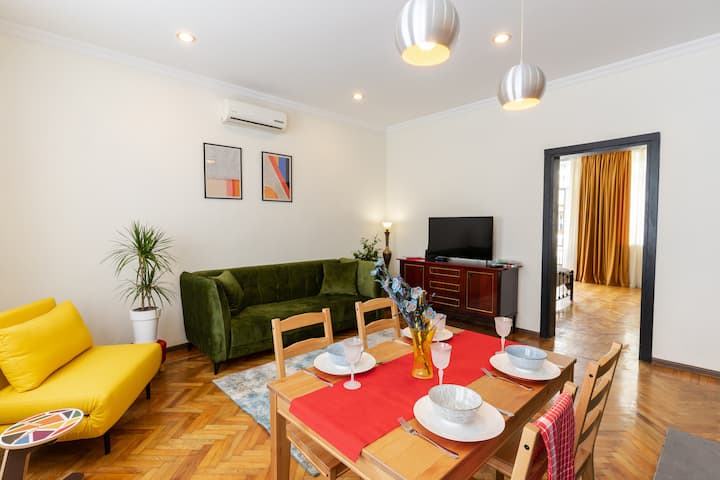 Modern Hideaway In Old Town - Batumi