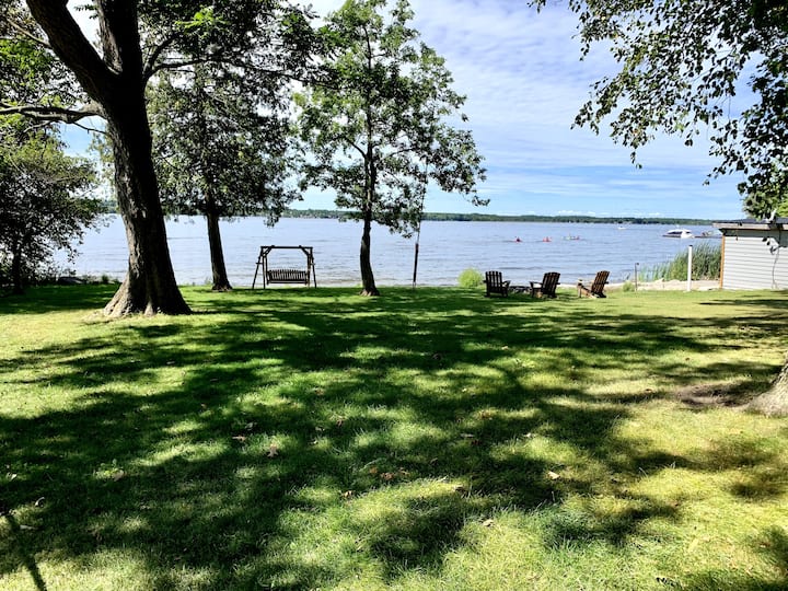 Beach House Peterborough Airbnb - Bobcaygeon
